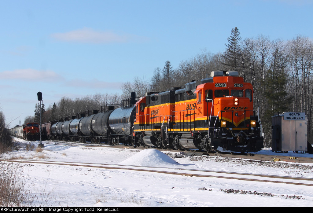 BNSF 2743